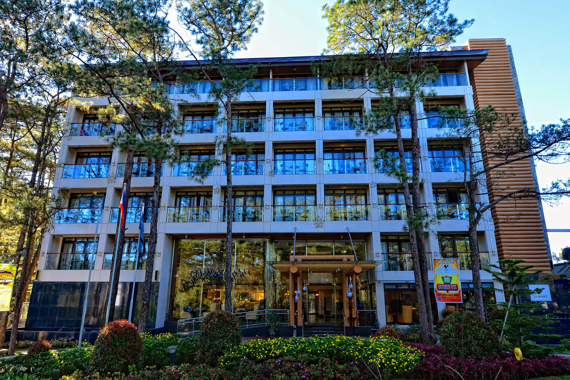 About - Le Monet Hotel